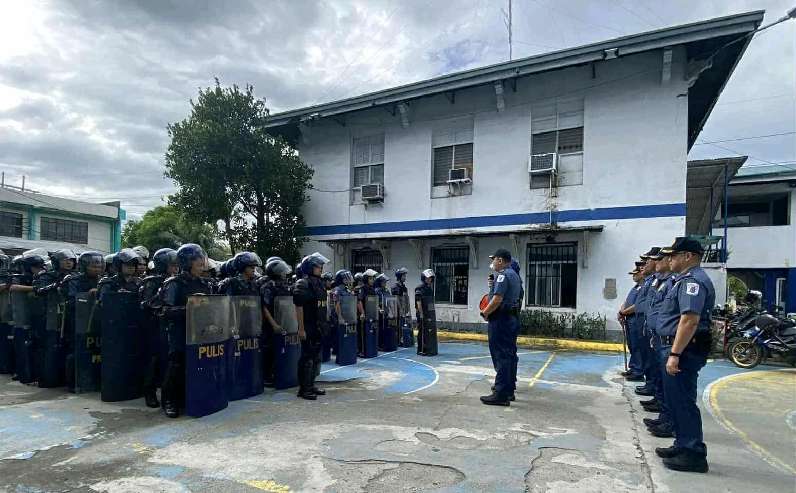 PRO6, nananatiling nasa Full-Alert kasabay sa isinagawang Foot Parade ...